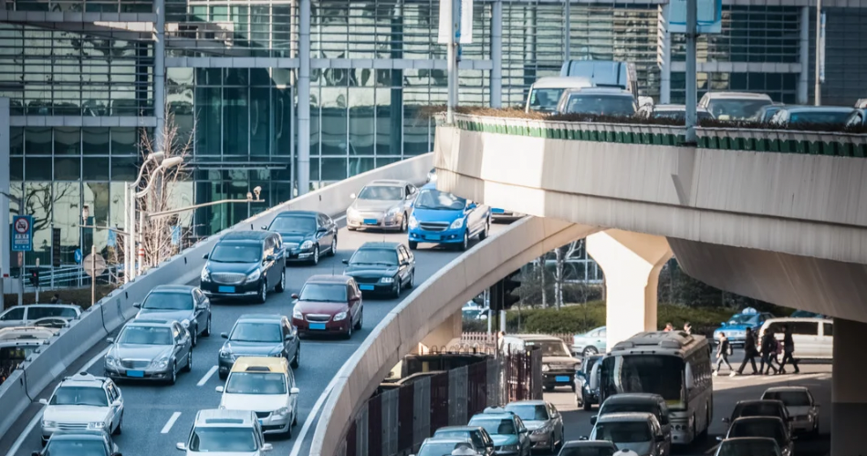 Jazda Traficarem po mieście - najważniejsze zasady - Traficar